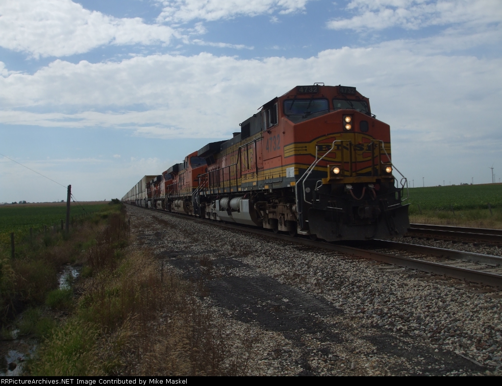 BNSF 4732
